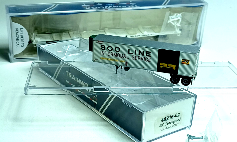 N-Scale Trainworx SOO LINE 85' Flat Car & 40' Reefer Corrugated Trailer ...