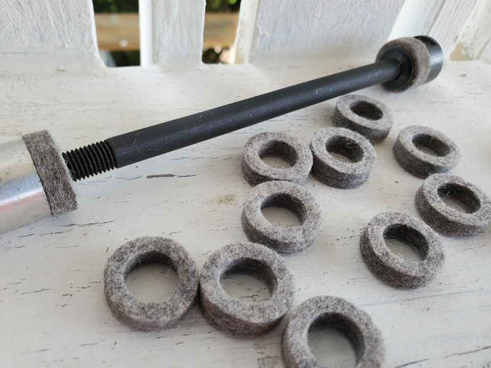 Benjamin 710, 720, 310, 312, 317 1 pr. felts for pump rod | eBay