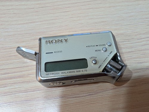 SONY WALKMAN NW E75 White AA Battery Operated Compact Portable MP3 ...