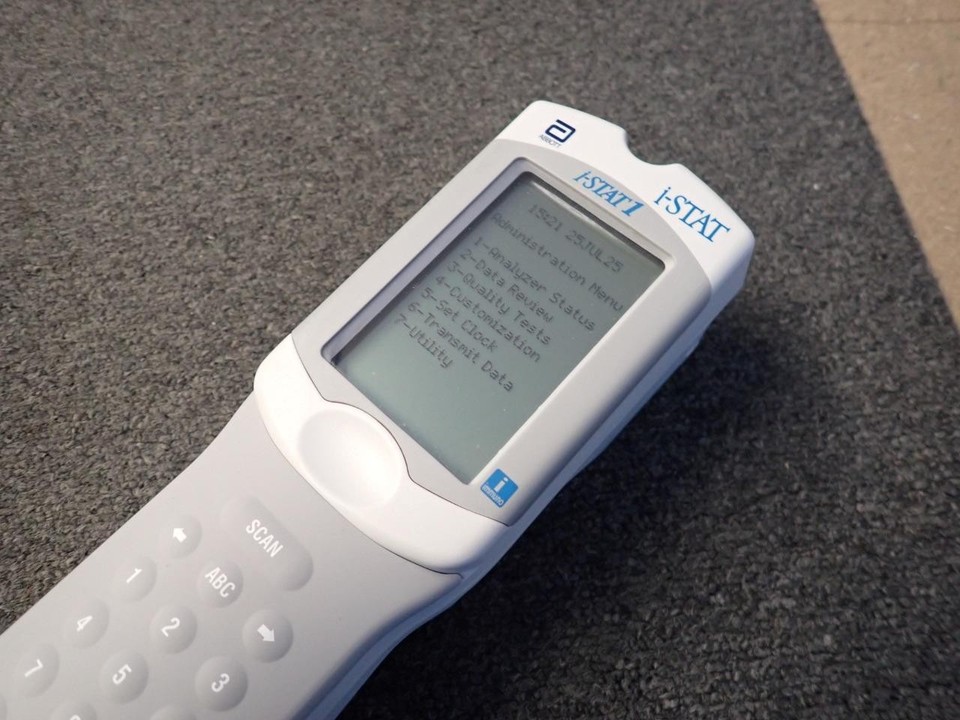 Abbott i-STAT 1 300-G Blood Analyzer Latest Software Loaded Ready For ...