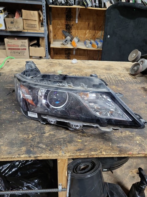 Chevrolet Impala Headlight Halogen Right Headlamp 84573234 OEM 2019 ...