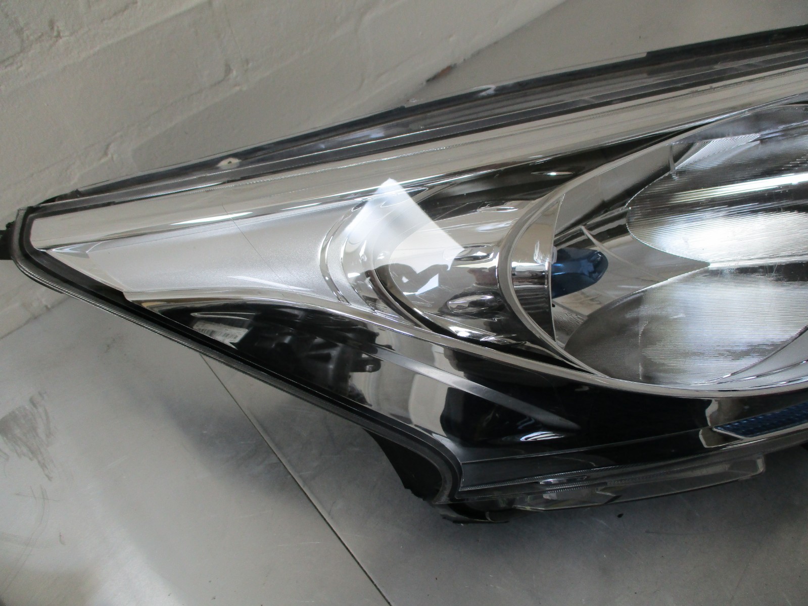 GENUINE NISSAN NV200 HYBRID 2015 DRIVER SIDE HEADLIGHT 26010-4FE0A ...
