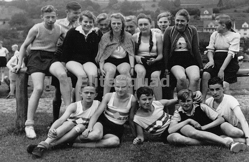 WW2 Picture Photo Member Young women Bund Deutscher Mädel League German ...