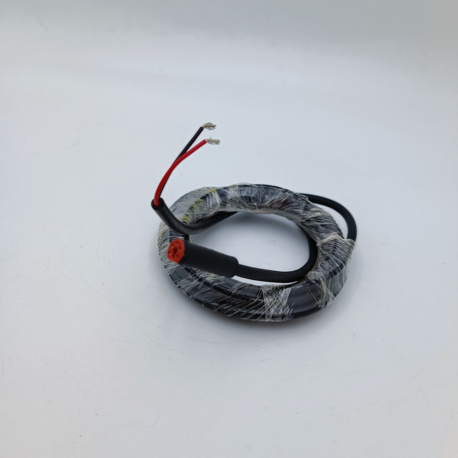 SIMRAD SIMNET 2m Overmoulded Power Cable w Terminator 24005902 | eBay Australia