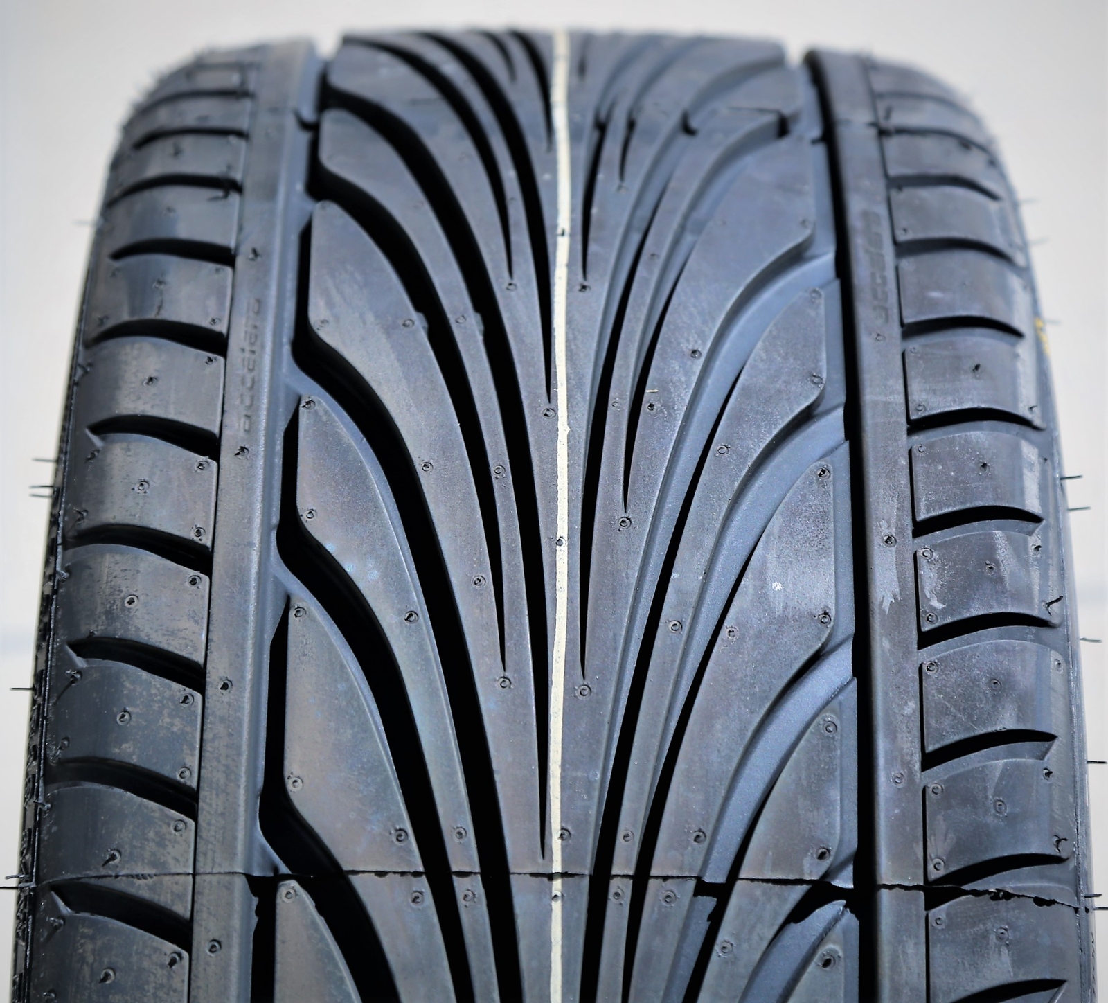 4 215/35R18 Accelera Sigma 84W XL High Performance All Season Tire ...