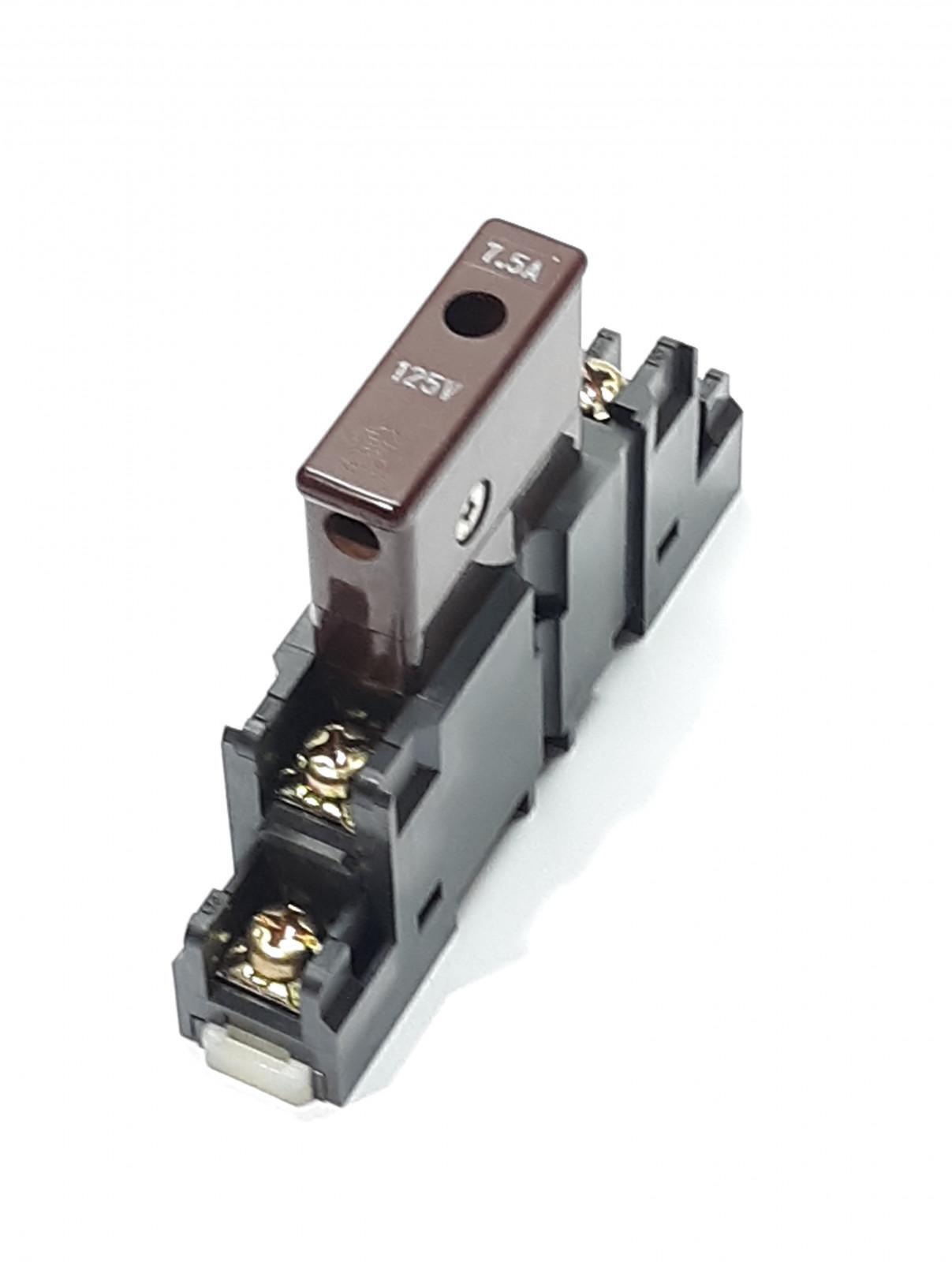 Daito PL475L 7.5Amp Fuse 125V with P4-4S Socket Base 250V 15Amp | eBay