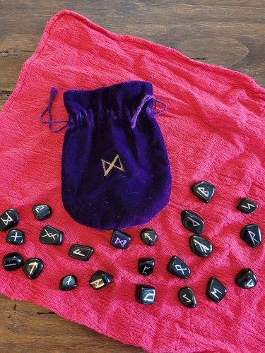 22 Piece Engraved Black Agate Rune Set Norse Ritual Divination with ...