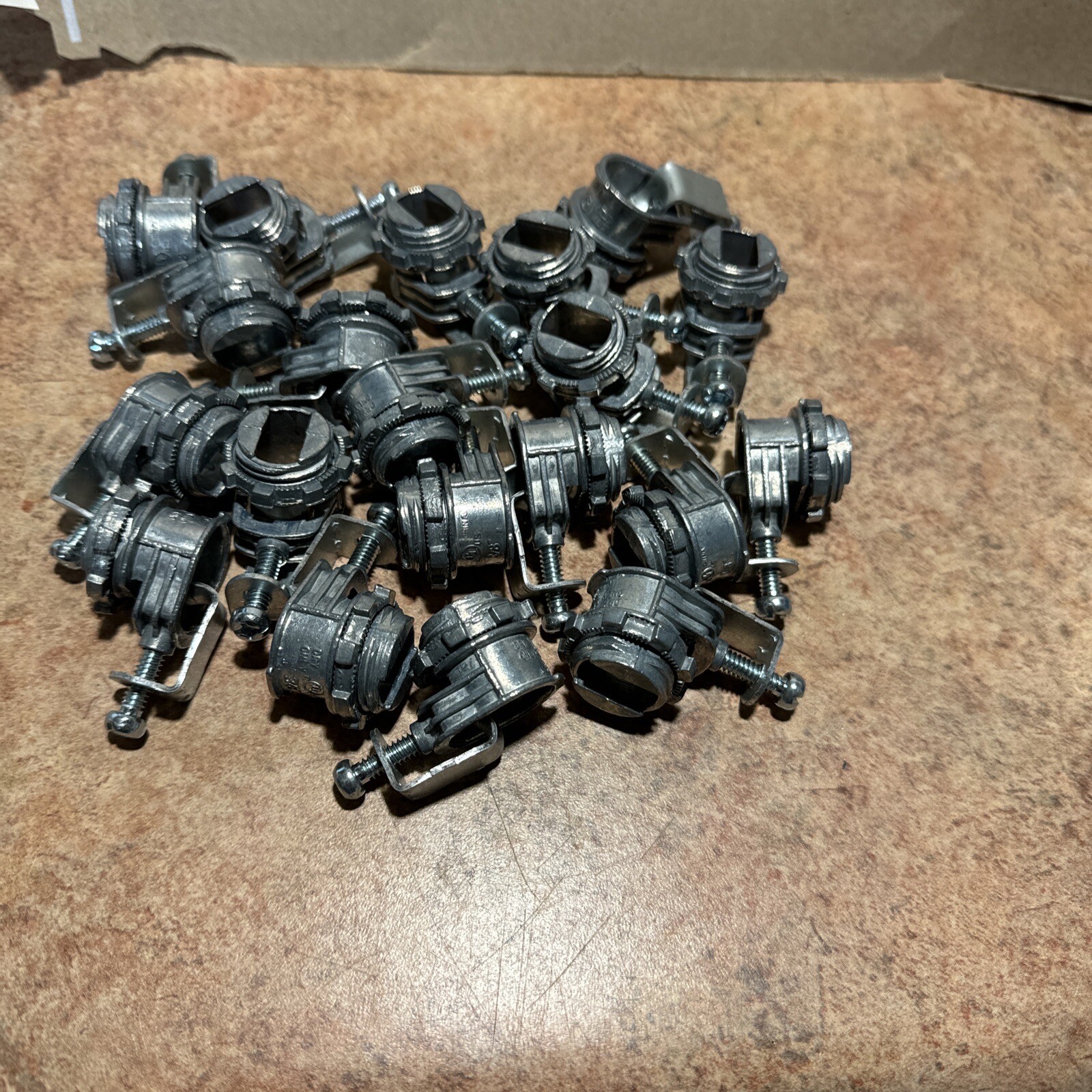 20 ARLINGTON L16ST SNAP-Tite MC FLEX CONNECTOR, SPRING CLIP 3/8" Snap ...