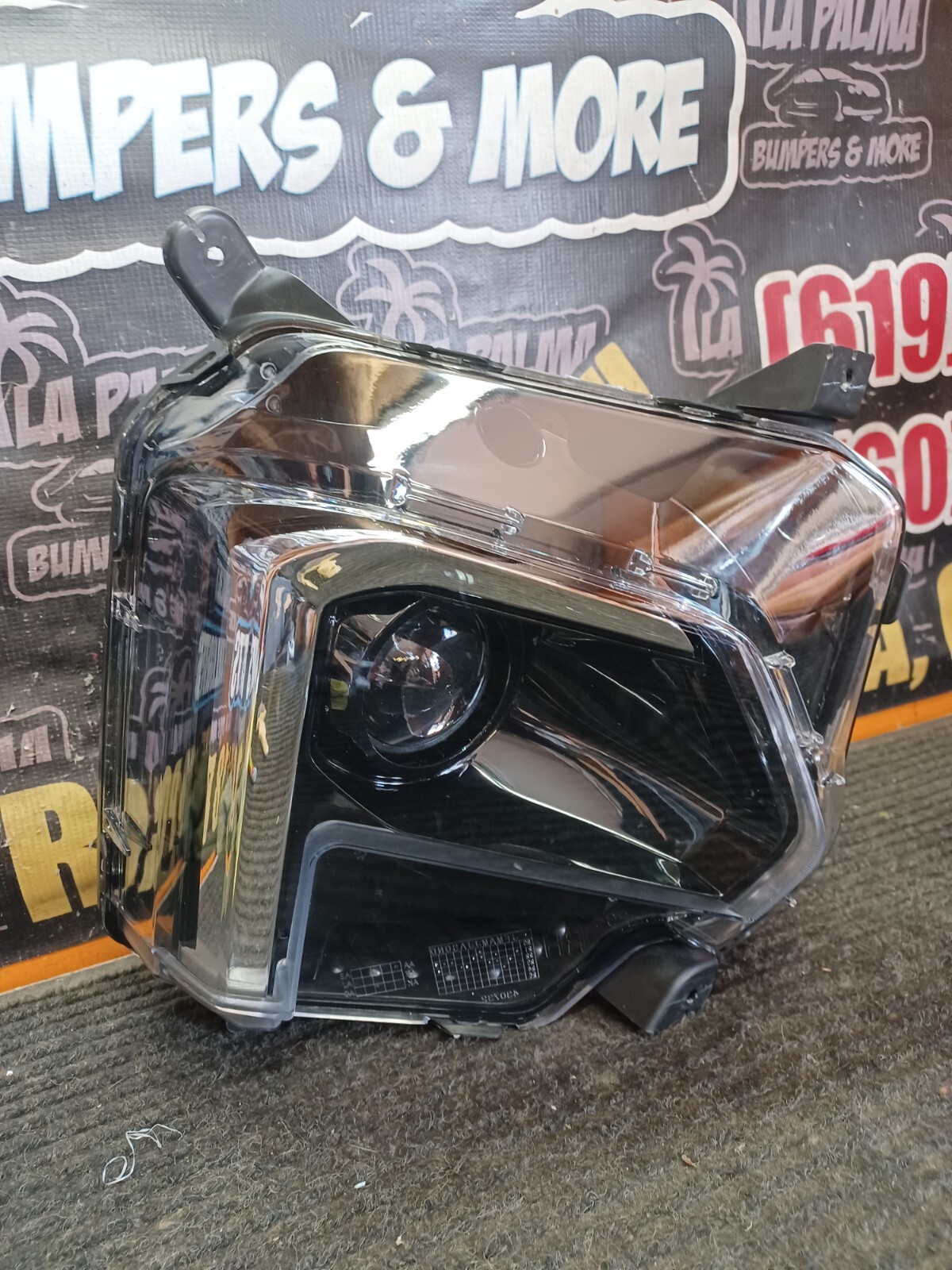 2022 - 2023 CHEVROLET TRAVERSE FRONT RIGHT SIDE LOWER FOG LIGHT OEM ...