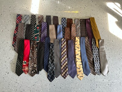 MENS VINTAGE NECK TIES LOT OF 34 ALL COLORS STRIPES PAISLEY SILK +TIE ...