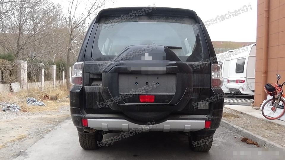 Rear Bumper Lights Reflector 1Pair For Mitsubishi Pajero V97 V98 2007 ...