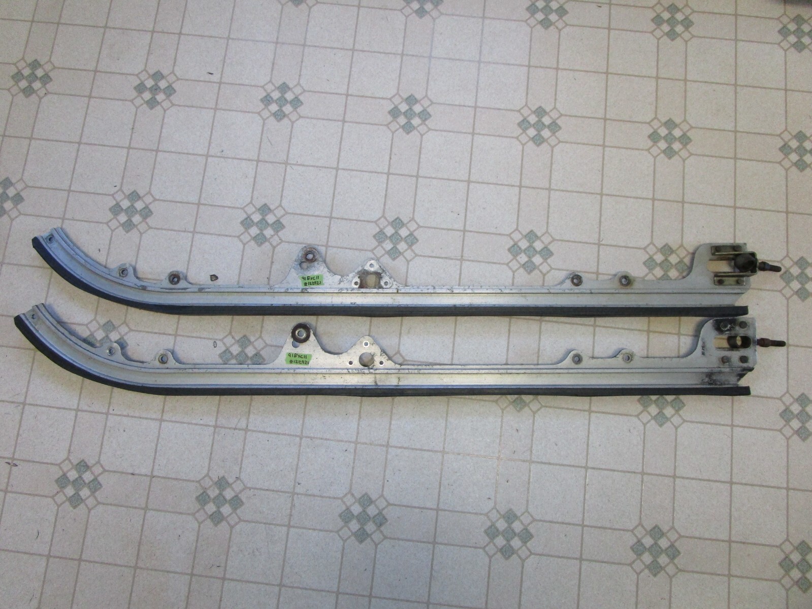 91 Yamaha Exciter II LE 570 L/C Snowmobile Suspension Slide Rails | eBay