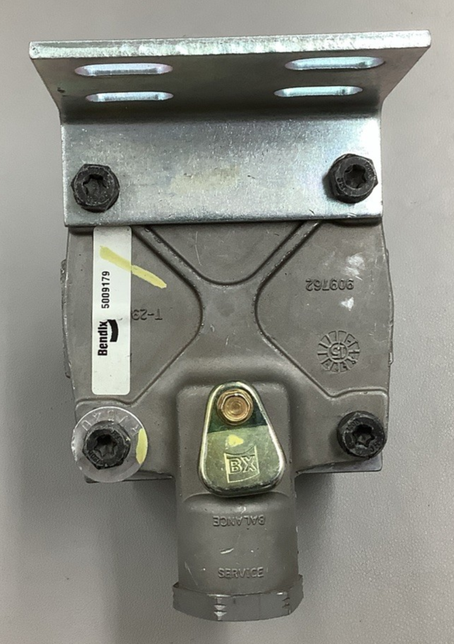 Bendix Air Brake R-12 Relay Valve 909828 for sale online | eBay
