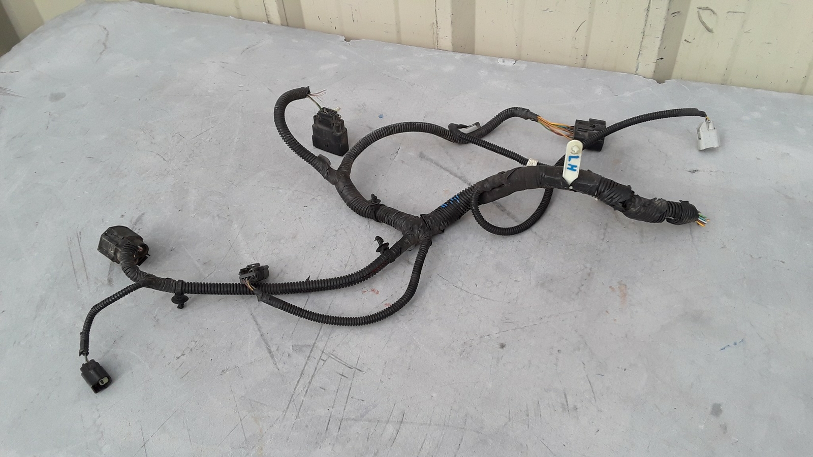 2013-2018 FORD ESCAPE BATTERY TERMINAL CONNECTOR FUSE RELAY HARNESS CUT ...