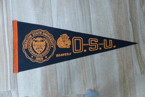 PENNANT COLLEGE FOOTBALL FELT !!!OREGON STATE BEAVERS !!!!! FULL SIZE ...