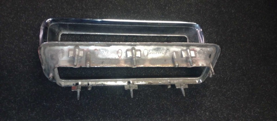 OEM GM 1967-68 Camaro Tail Light Bezels 5959299 5959300 Pair LH RH VERY ...