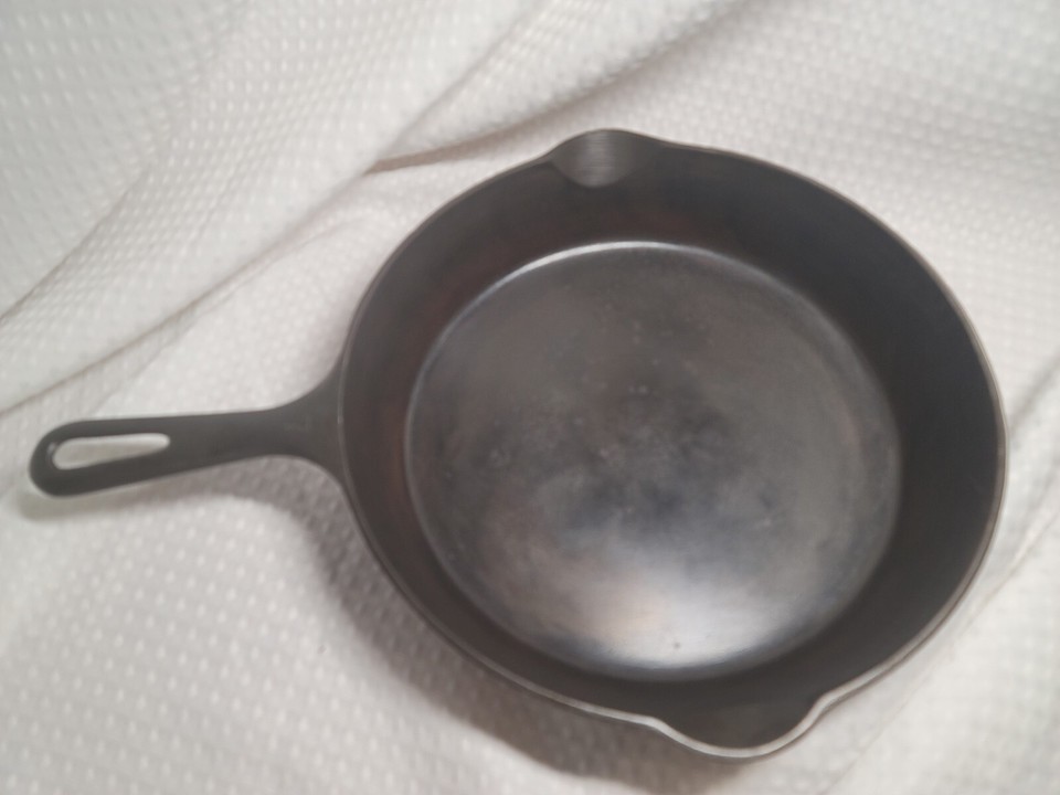 GRISWOLD NO 7 CAST IRON SKILLET 701 B SMALL BLOCK W/ FLUTED HANDLE | eBay
