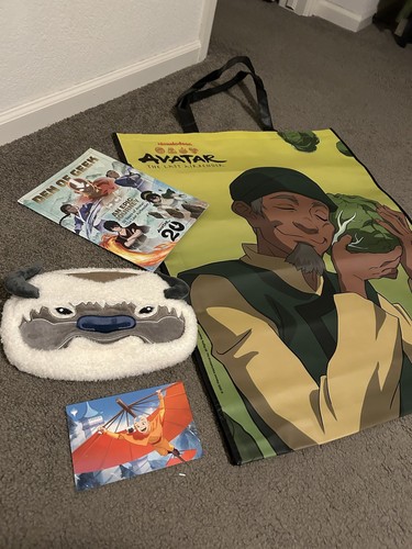 SDCC 2025 Avatar Appa Make Up bag + Cabbage Bag + Aang Postcard ...