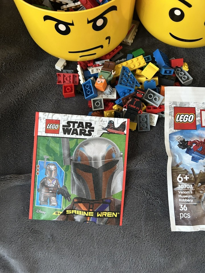 LEGO Head Storage Box’s LEGO Pieces and minifigures includes star wars ...