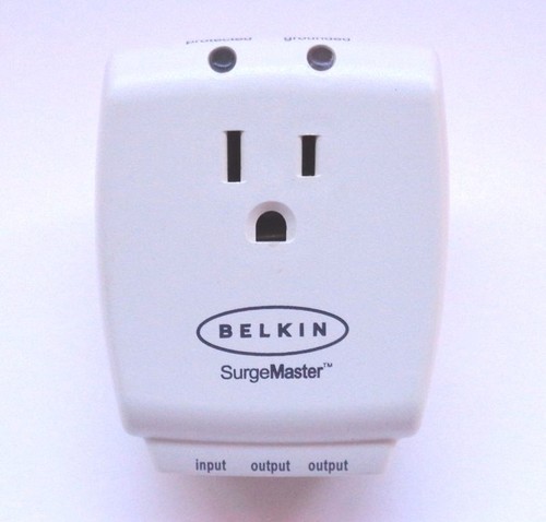 Belkin Single Outlet MasterCube Wall-Mount Surge Protector 1045 Joules ...