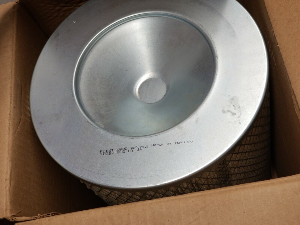 FLEET-GUARD AIR FILTER AF942 | eBay