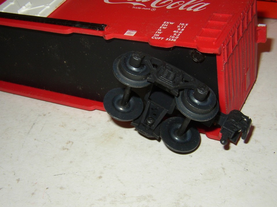 KMT Coca Cola Box car It's The Real Thing 31042 w/box | eBay