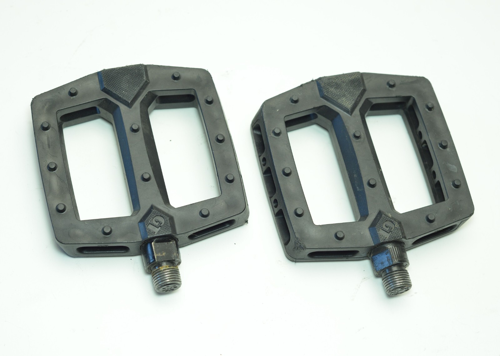 BLACK GT STUDDED BMX MTB BICYCLE COMPOSITE PLATFORM PEDALS 9/16" X 20 ...