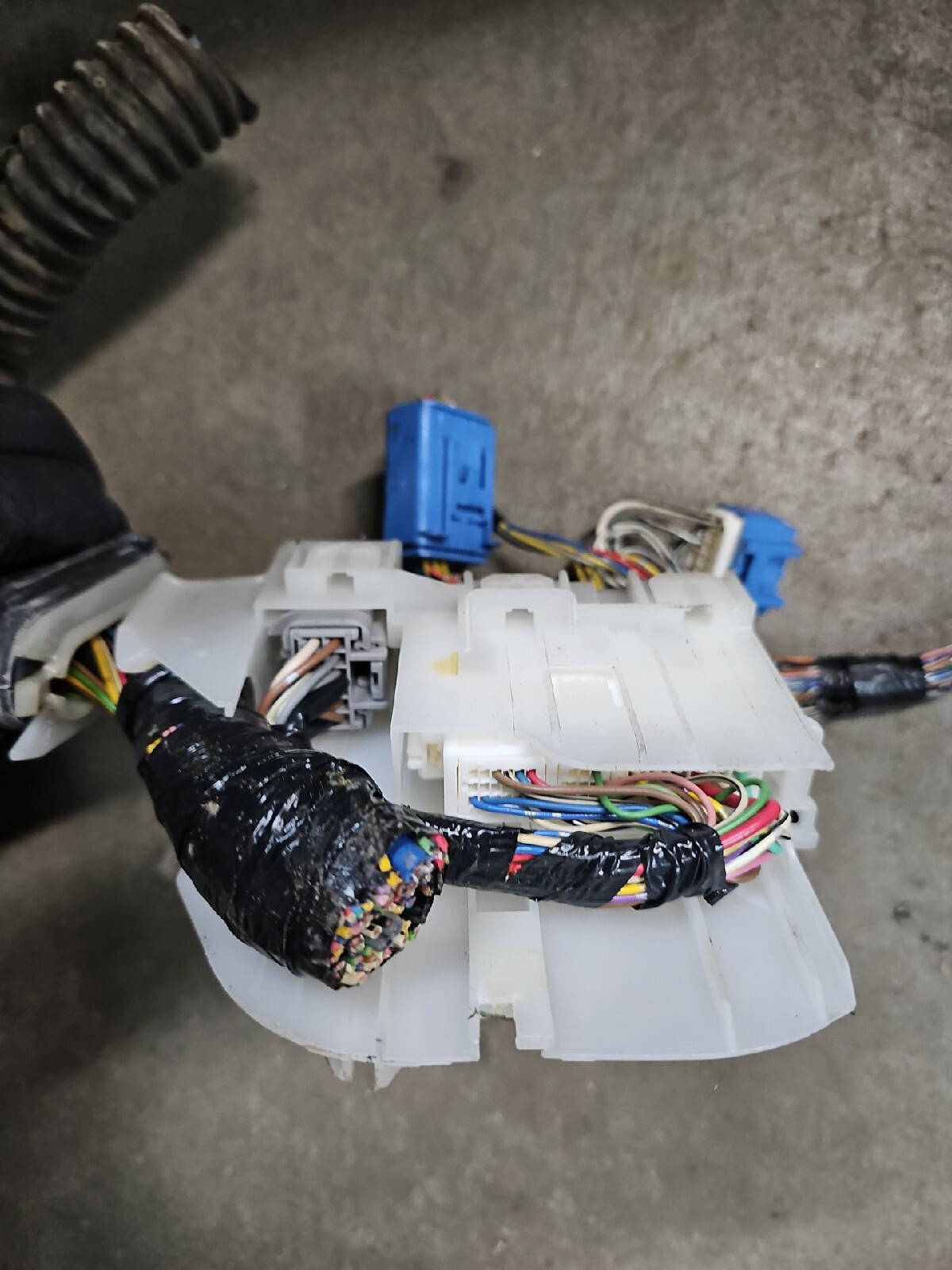 2007-2009 Lexus IS250 Engine ECM PCM Bay Miscellaneous Connector ...