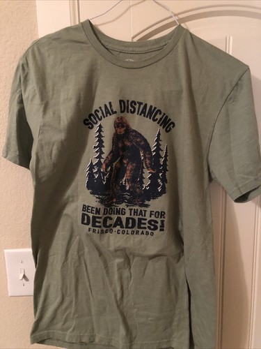 Medium Mens Duck Co Social Distancing Bigfoot Frisco Colorado Short ...
