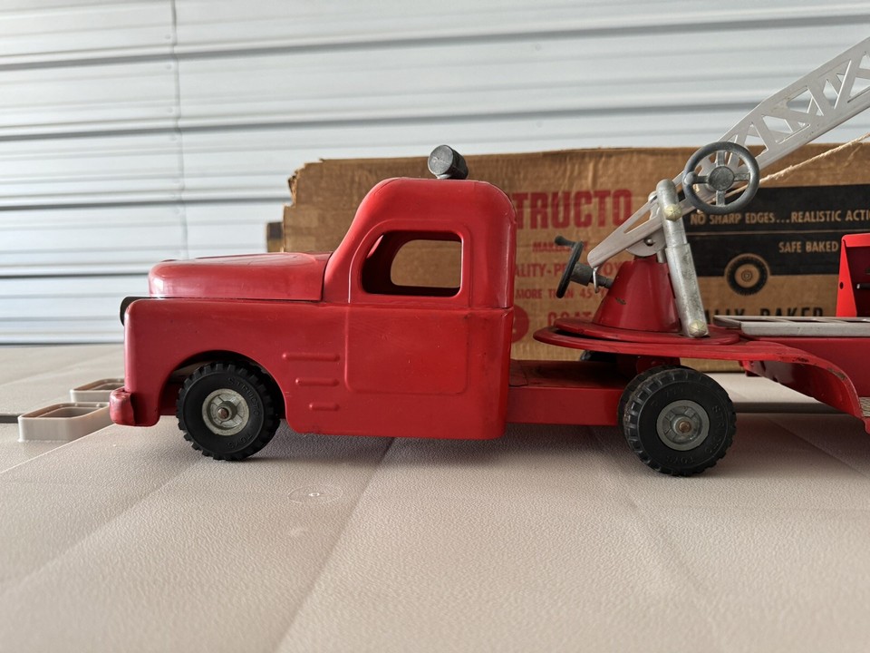 1950 Structo Fire Engine Aerial Ladder Truck #260 33” L W/Org box | eBay