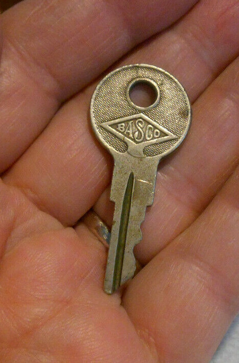 Beautiful Vintage Briggs Stratton Basco Chevy GM Harley Indian B359 Key ...