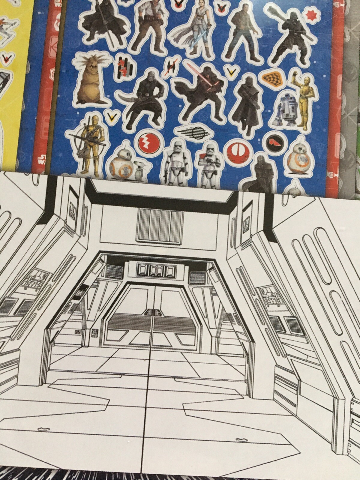 Star Wars Sticker Activity Pad with Play Scenes - Over 800 Stickers &10 ...