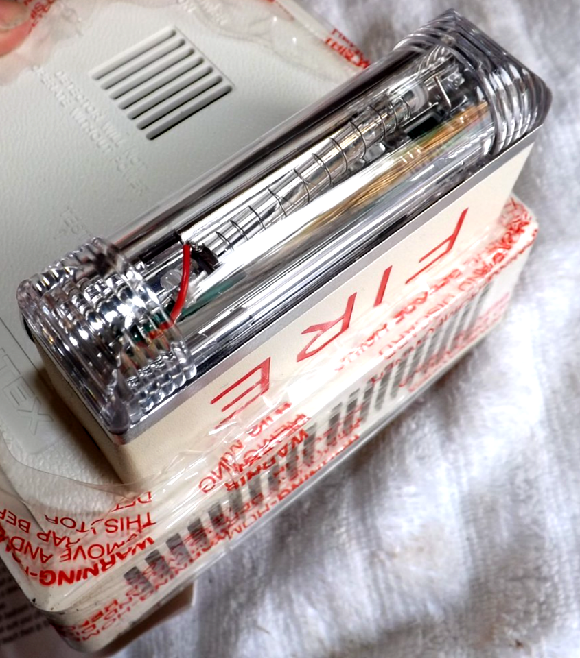 Gentex Smoke Photoelectric Detector W/Piezo 177CD Strobe Light Model ...