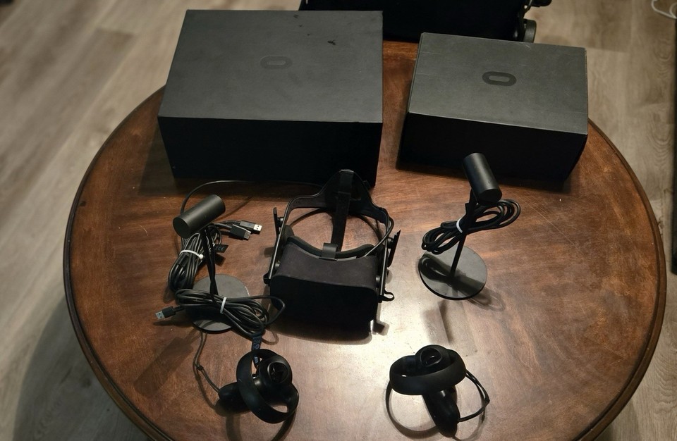 Oculus Rift VR Headset – Complete Set with Original Box – Used | eBay