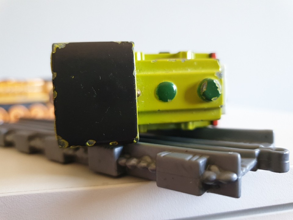 2010 SCRUFF Mattel Thomas the Tank Engine Take Along Engines | eBay