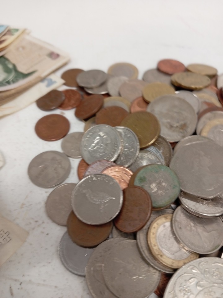 World Currency Bundle with Coins and UK 50p Collectors Set - 1.2kg ...