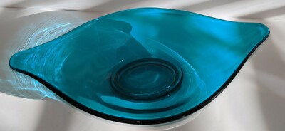 Atomic Viking Art Glass Bluenique Epic 9.5” Oblong Boat Bowl Peacock ...