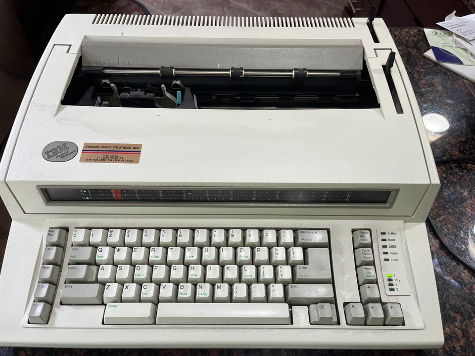 IBM Personal Wheelwriter Typewriter Model 6781 W/2 BRAND NEW RIBBONS ...