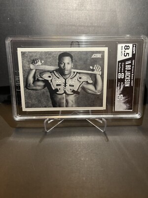 Bo Jackson 1990 Score BB/FB #697 B&W Bat On Shoulder Pads Card HGA 8.5 ...