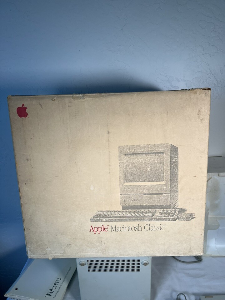 VTG Apple Macintosh Classic Computer Complete w/Box Paperwork Mouse ...