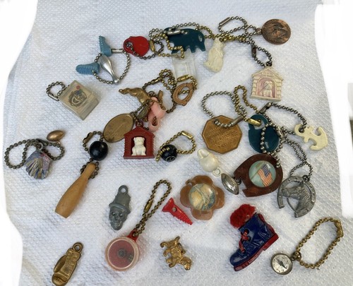 1950-60s NOVELTY CHARMS VENDING MACHINE TOYS SOUVENIR KEYCHAINS | eBay