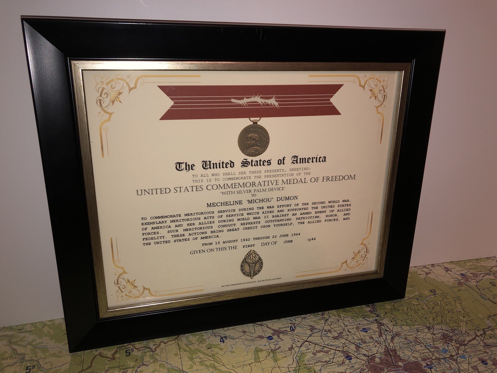 COMMEMORATIVE MEDAL OF FREEDOM CERTIFICATE W/SILVER PLAM (1940-65 ISSUE ...