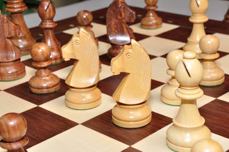 DGT Projects Electronic Chess Board (eBoard) - USB Rosewood - Timeless ...