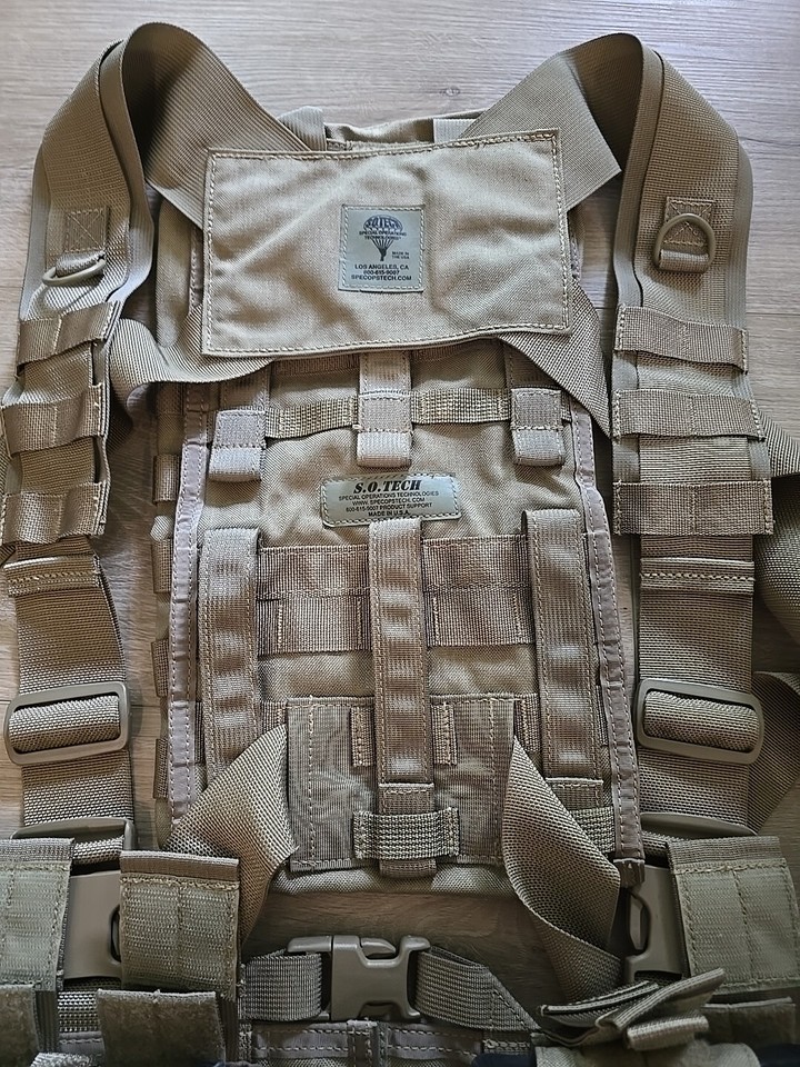 SO TECH MEDICAL ASSAULT HARNESS CHEST RIG HYDRATION CARRIER RACK FLICK ...
