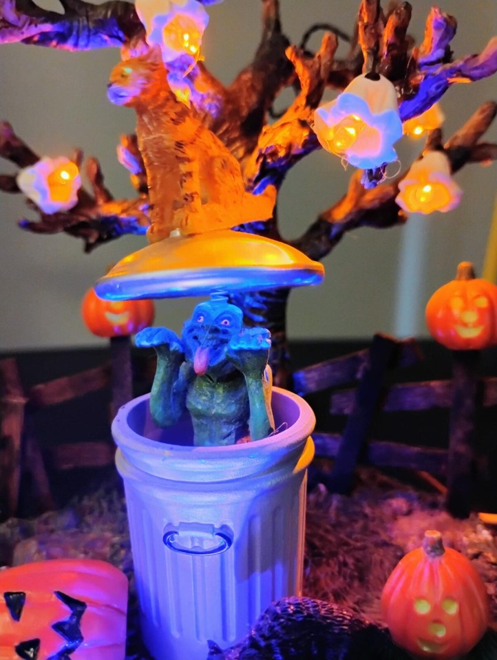 Lemax Spooky Town Garbage Ghoul-Retired-Excellent Condition-Table ...
