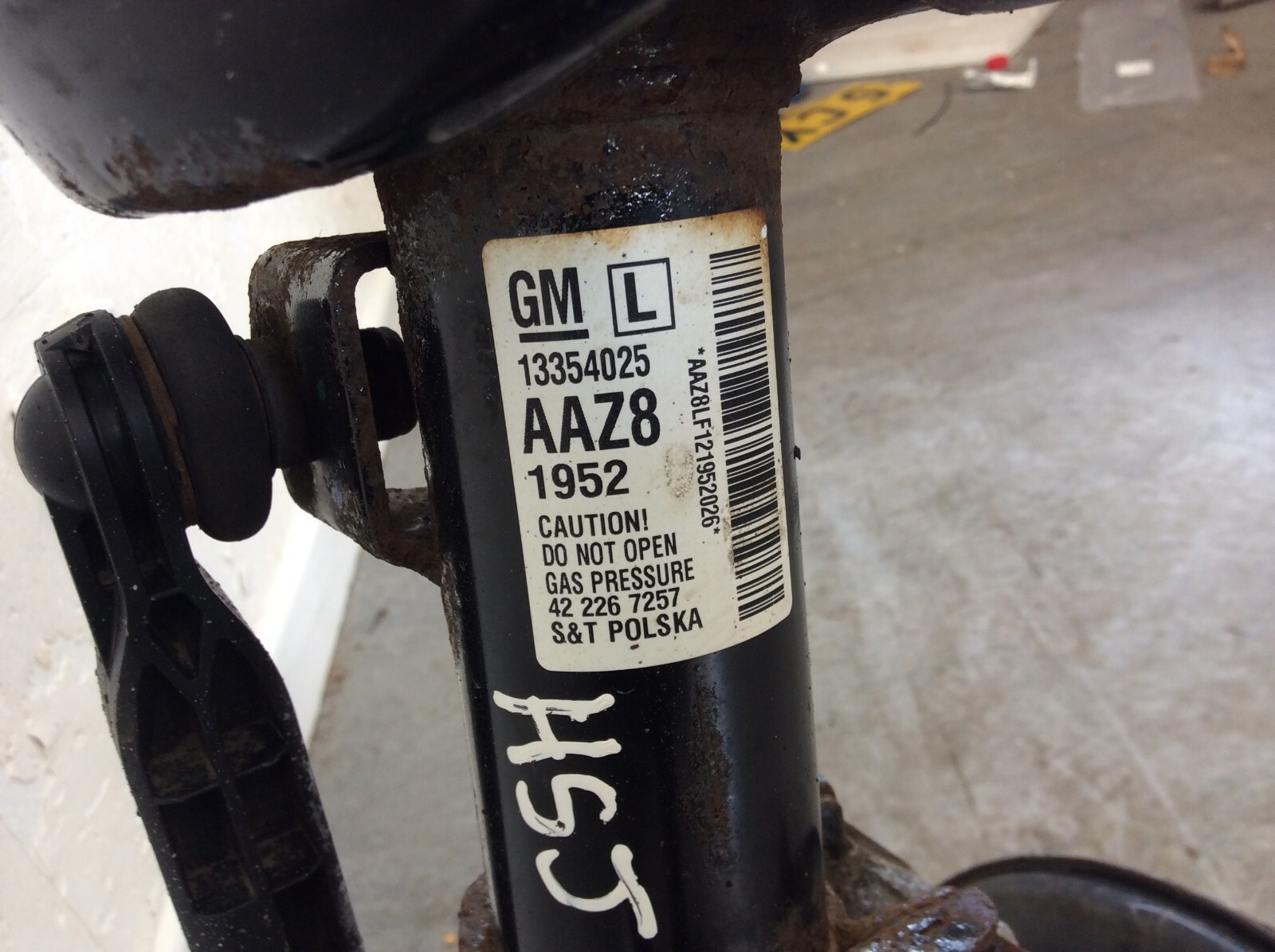 12 VAUXHALL ASTRA J 1.4 SRI PASSENGER SIDE SUSPENSION LEG CORNER HUB ...