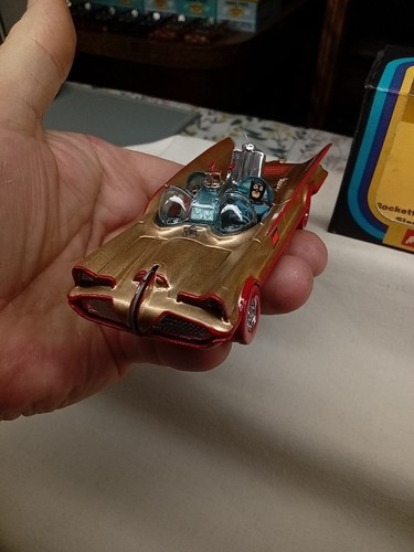 Corgi Batmobile 267, In Gold , Red Wheels And Red Piping ....WOW !!! | eBay
