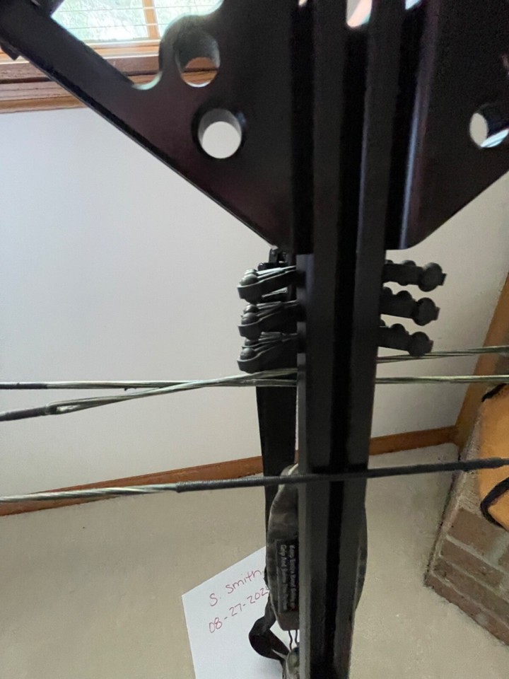 Ten Point Defender CLS Cross Bow Comes With Extras, Lit Knock Arrows ...