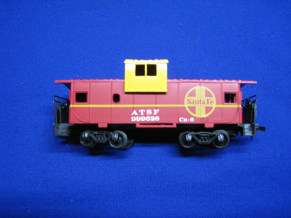 HO Scale Bachmann Santa Fe Wide Vision Caboose - Freight Train | eBay