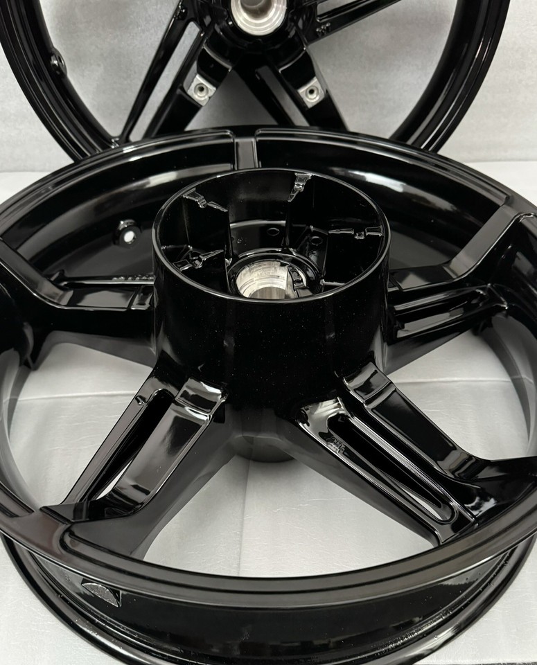 Harley NEW 2024 FLTRK Road Glide rims CUSTOM Black OEM Touring Wheels ...